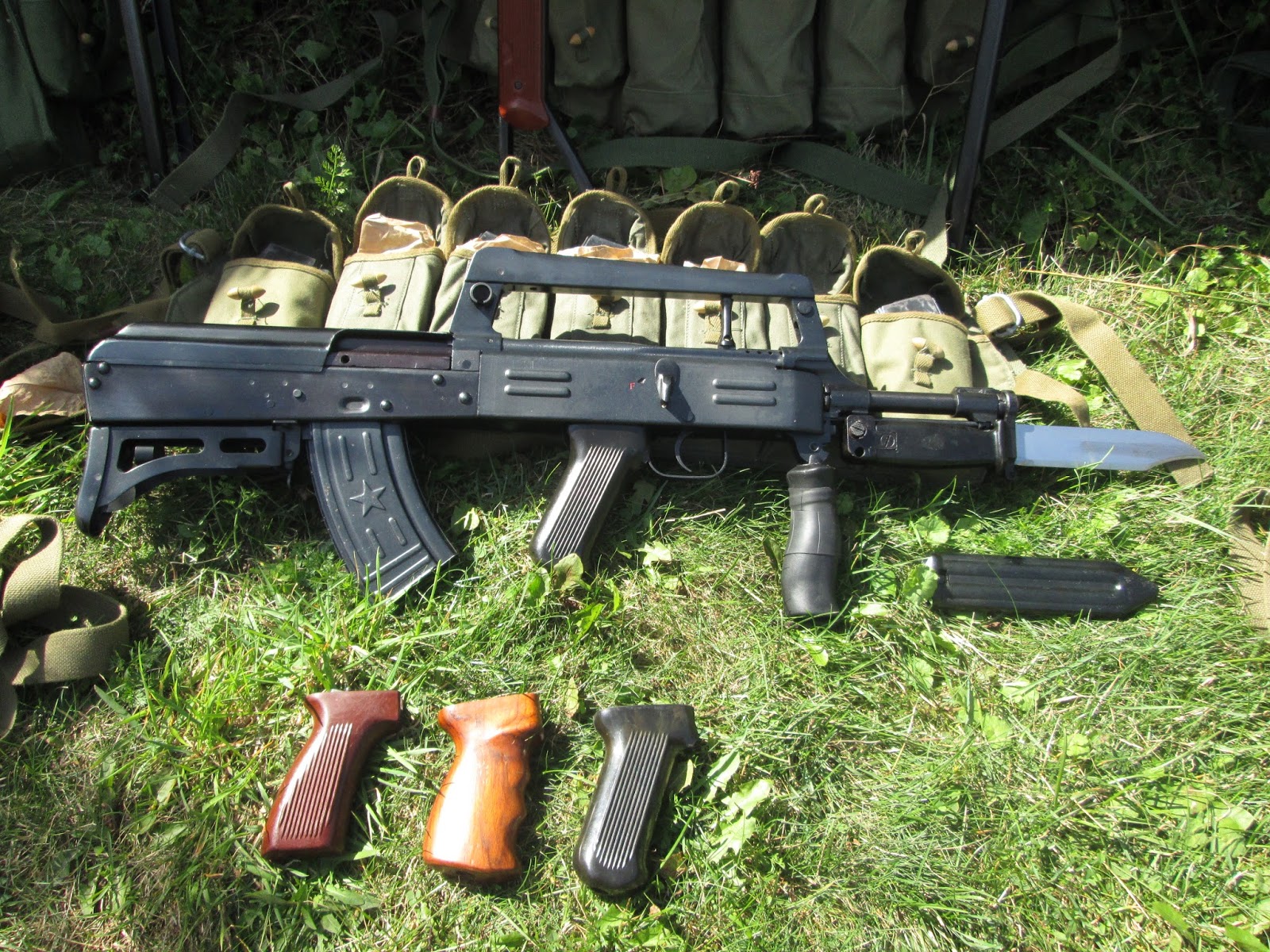 The Chinese AK-47 Blog: Chinese Norinco AK Girls out for the Day