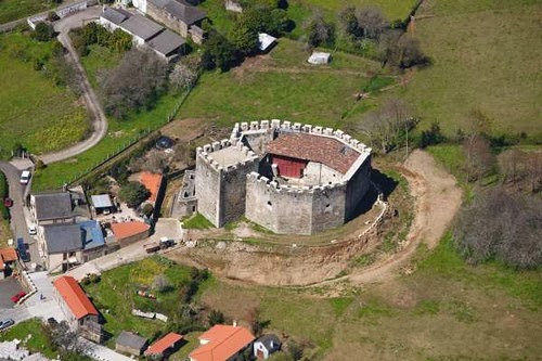 Gallaecia, Patrimonio de la Humanidad: El castillo de Moeche