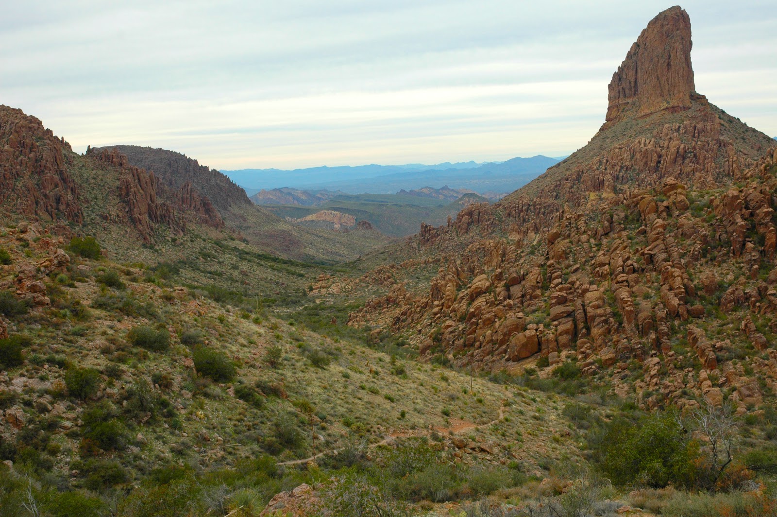 Adventurelaus: Weavers Needle Hike