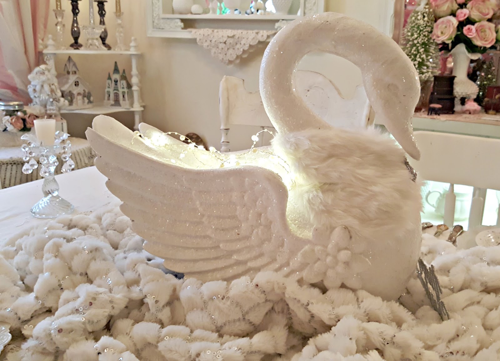 Penny's Vintage Home: White Swan Christmas Tablescape