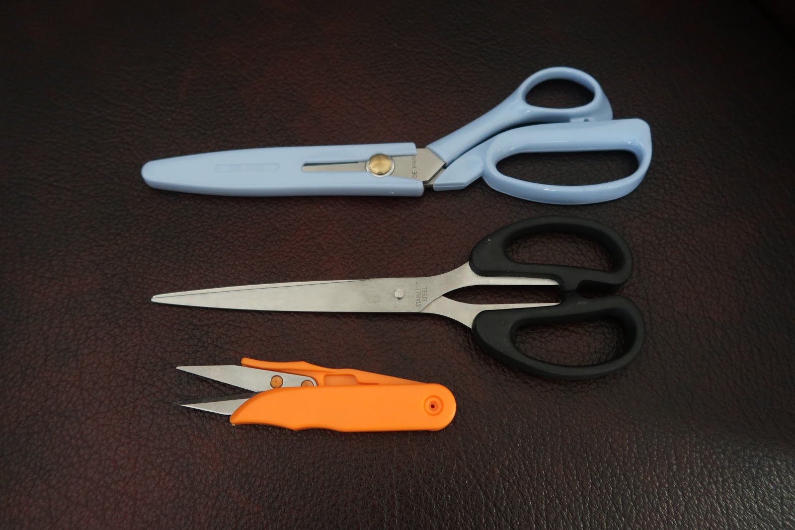 The Sky And The Wind: Gunting Jahit/Gunting Kain