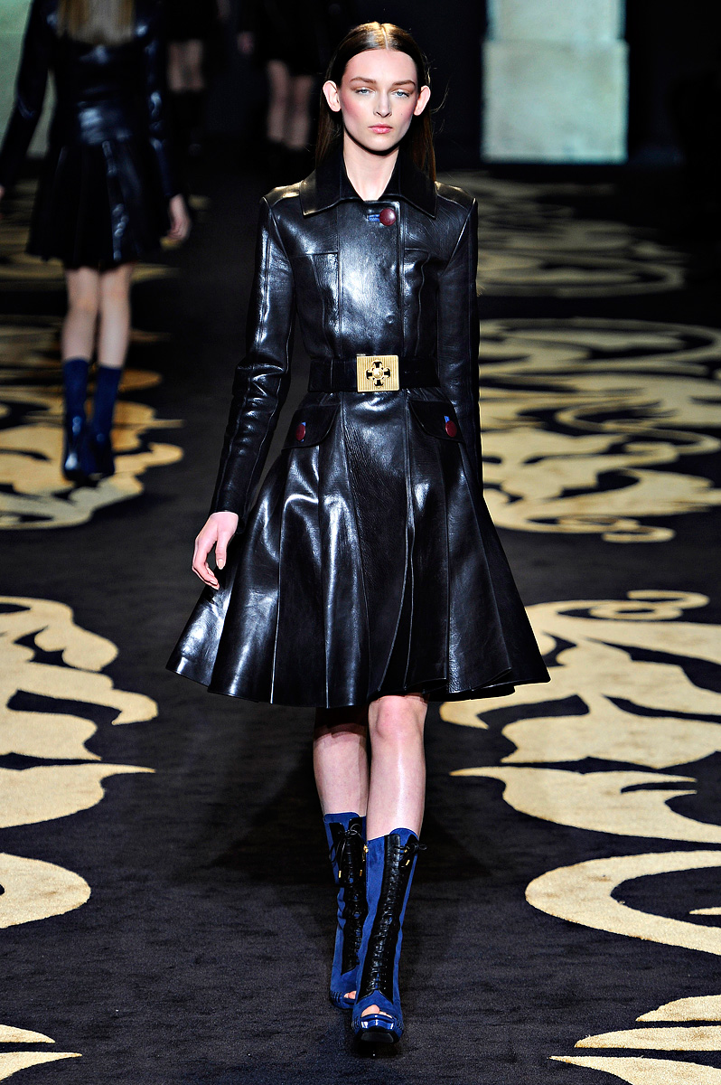 ANDREA JANKE Finest Accessories: Milan Fantasy | Versace Fall 2011/12