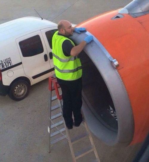 E.E.R: Duct taping the plane together Shocked passenger snaps airport ... E.E.R: Duct taping the plane together Shocked passenger snaps airport ...