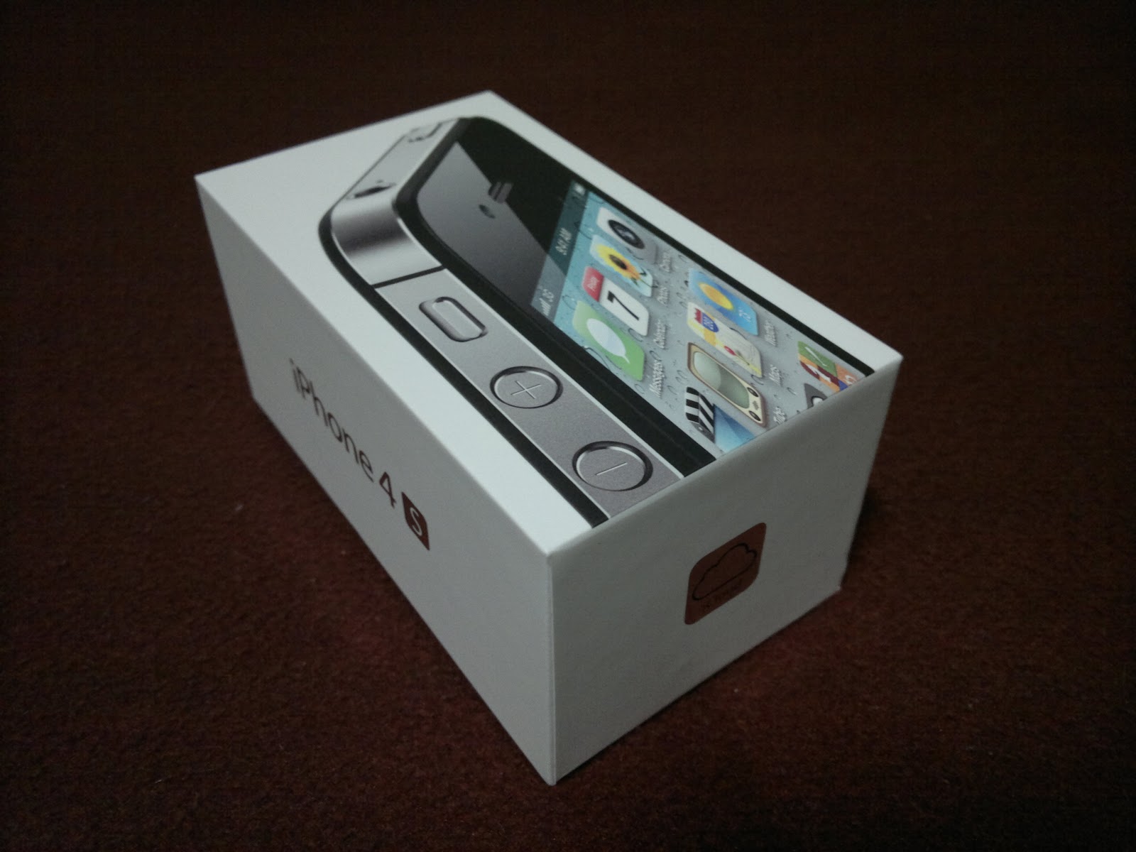 Unboxing of Apple iPhone 4s - Globe retail package (postpaid)
