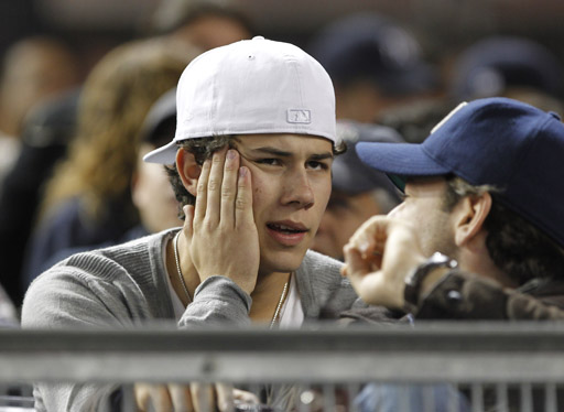 sad yankee fans: crying in the parking lot
