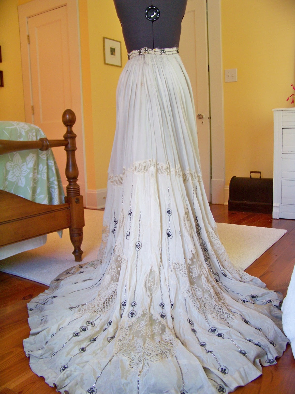 A Frolic through Time: Period Costuming and the Occasional Side Trip ...