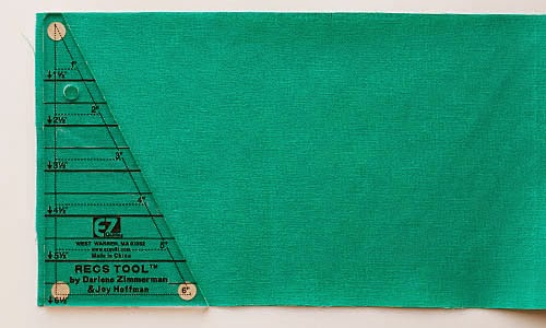 Little Bluebell: Tutorial: Fast and Easy Half Rectangle Triangles