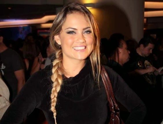 Ellen Roche curvas perfeitas pouca dieta ~ Atitude32 curiosidades