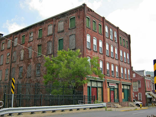 Reading, PA: Can you believe THIS is the poorest city in America ...