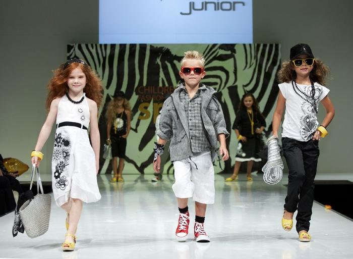 Moda Adolescentes y Niños Elegancia Estilo: Fashion Kids