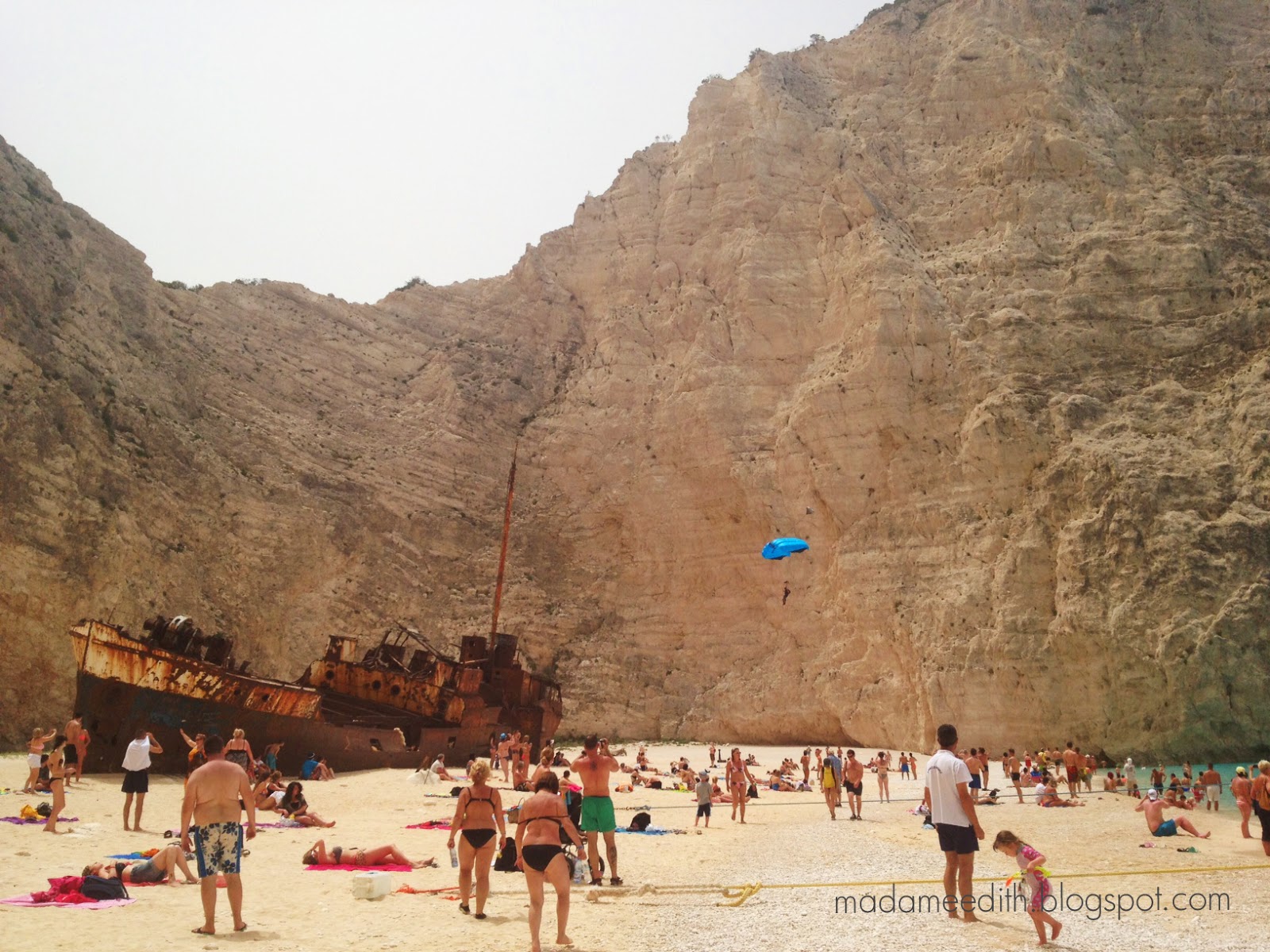 Zatoka Wraku (Navagio Beach) - największa atrakcja Zakynthos - Madame Edith