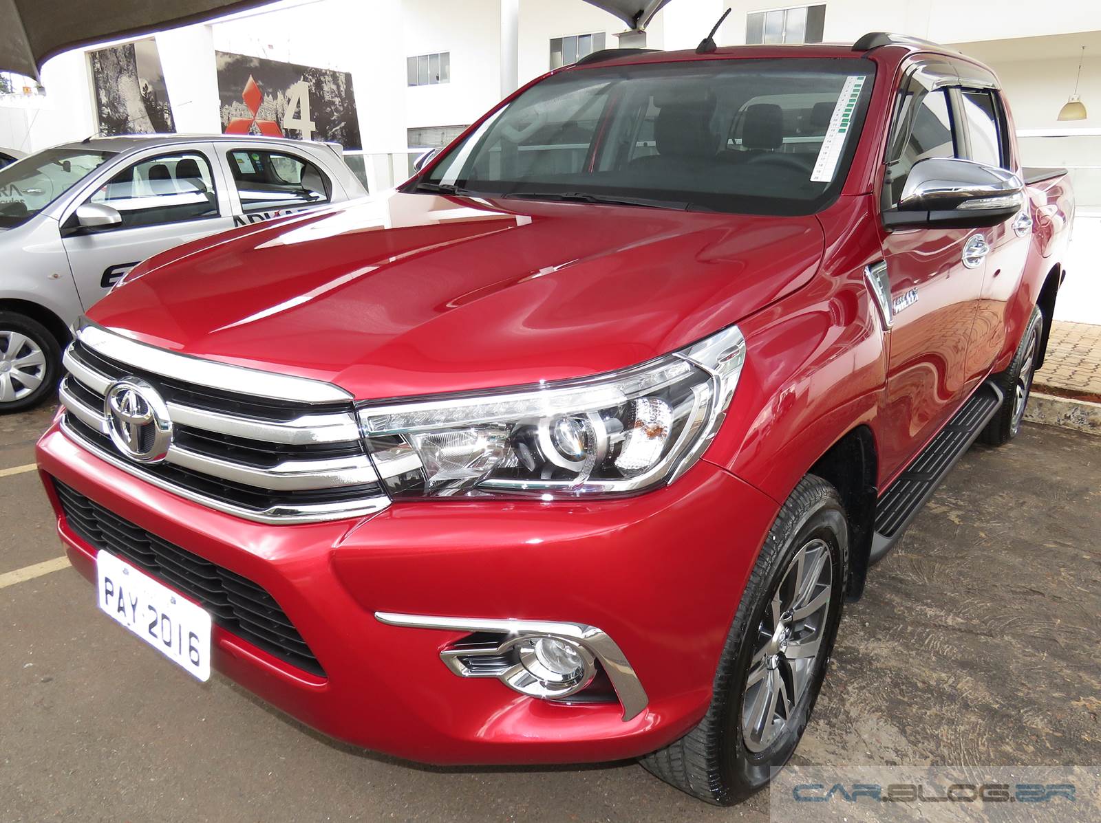 Toyota Hilux SRX A/T 2016: fotos, vídeo, detalhes e preço