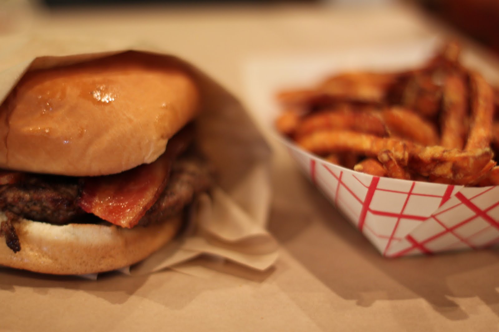 Helga eats and cooks and gets creative!: Coal Burger - Chandler AZ