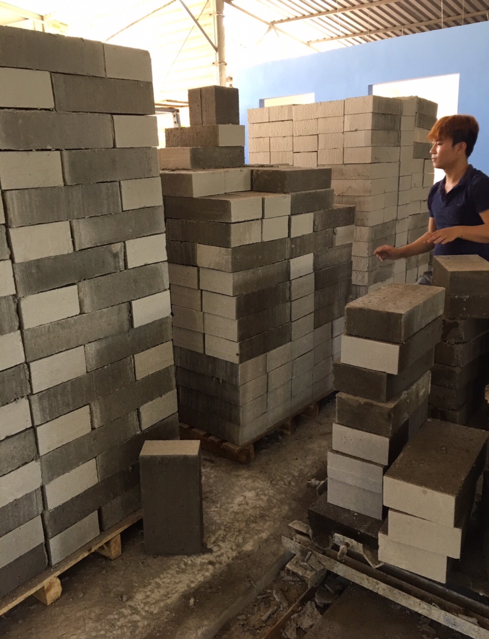 Gạch Bọt Khí Siêu Nhẹ Bách Việt Land