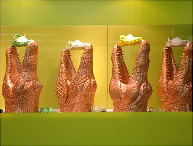 Fernando Bolba - Designer de Vitrines: Atenção Total - Crocs.