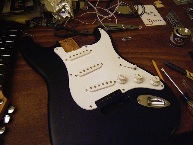Joe Giampaoli: Shielding a Strat Guitar to Eliminate Hum and EMI Noise