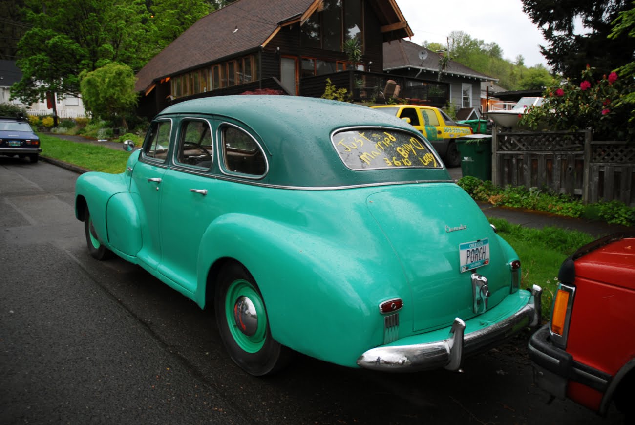 OLD PARKED CARS.: 1947 Chevrolet Stylemaster.