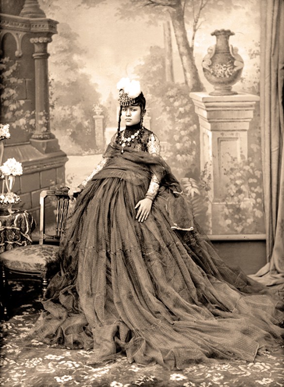 Local style: Dress and jewelry of the Ranas of Nepal