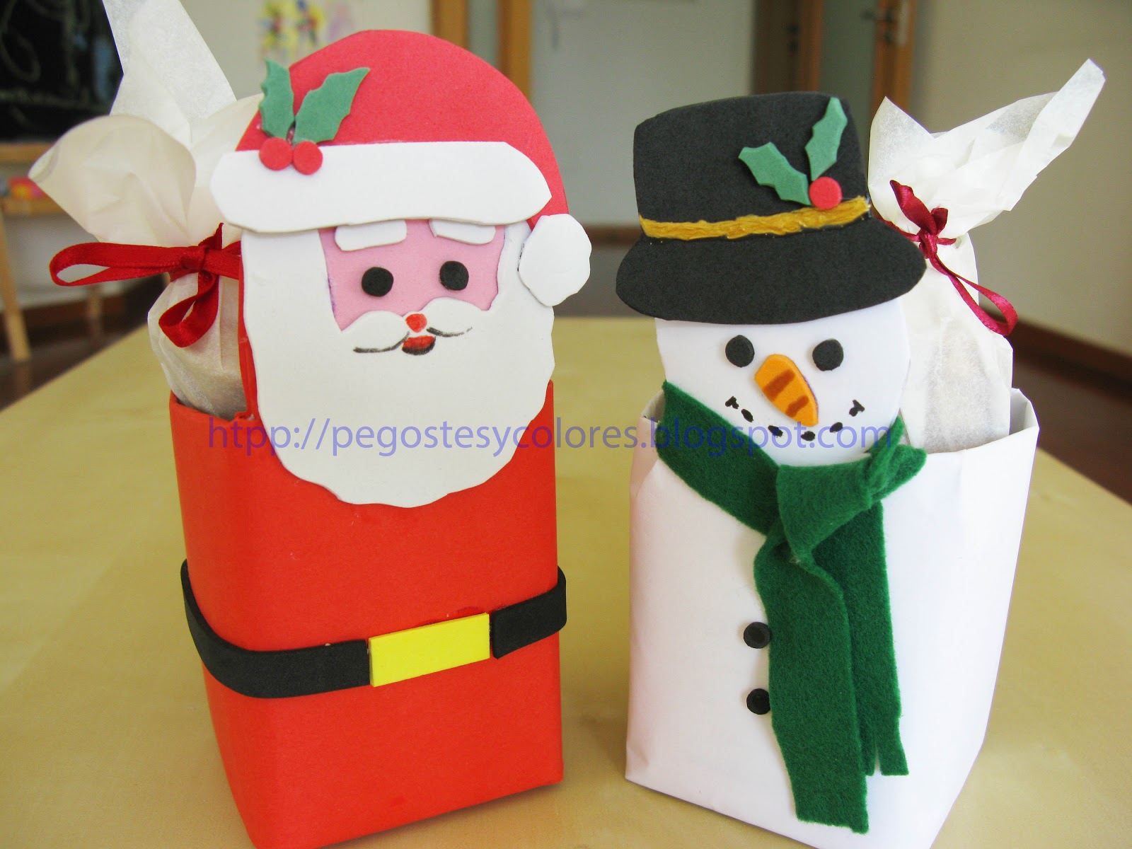 Pegostes y Colores: Cajas para Dulces de Santa Claus y Mono de Nieve
