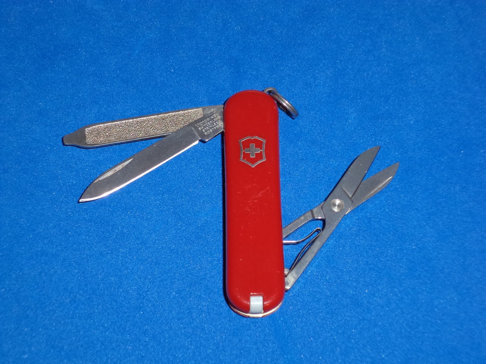I Love SAK's: Victorinox Classic - Philips Semiconductors
