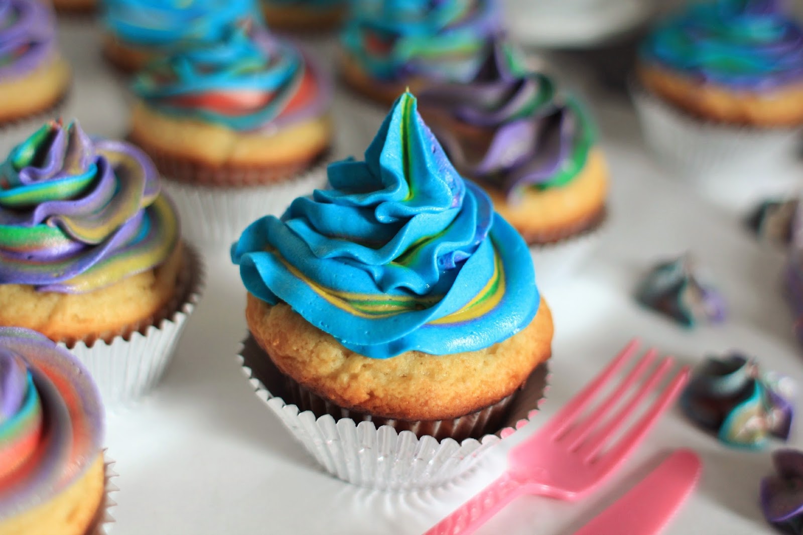Feeding My Addiction: Rainbow Magic Cupcakes with Vanilla Buttercream