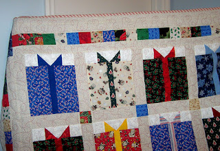 davedarlene: Christmas gift box quilt March 2012