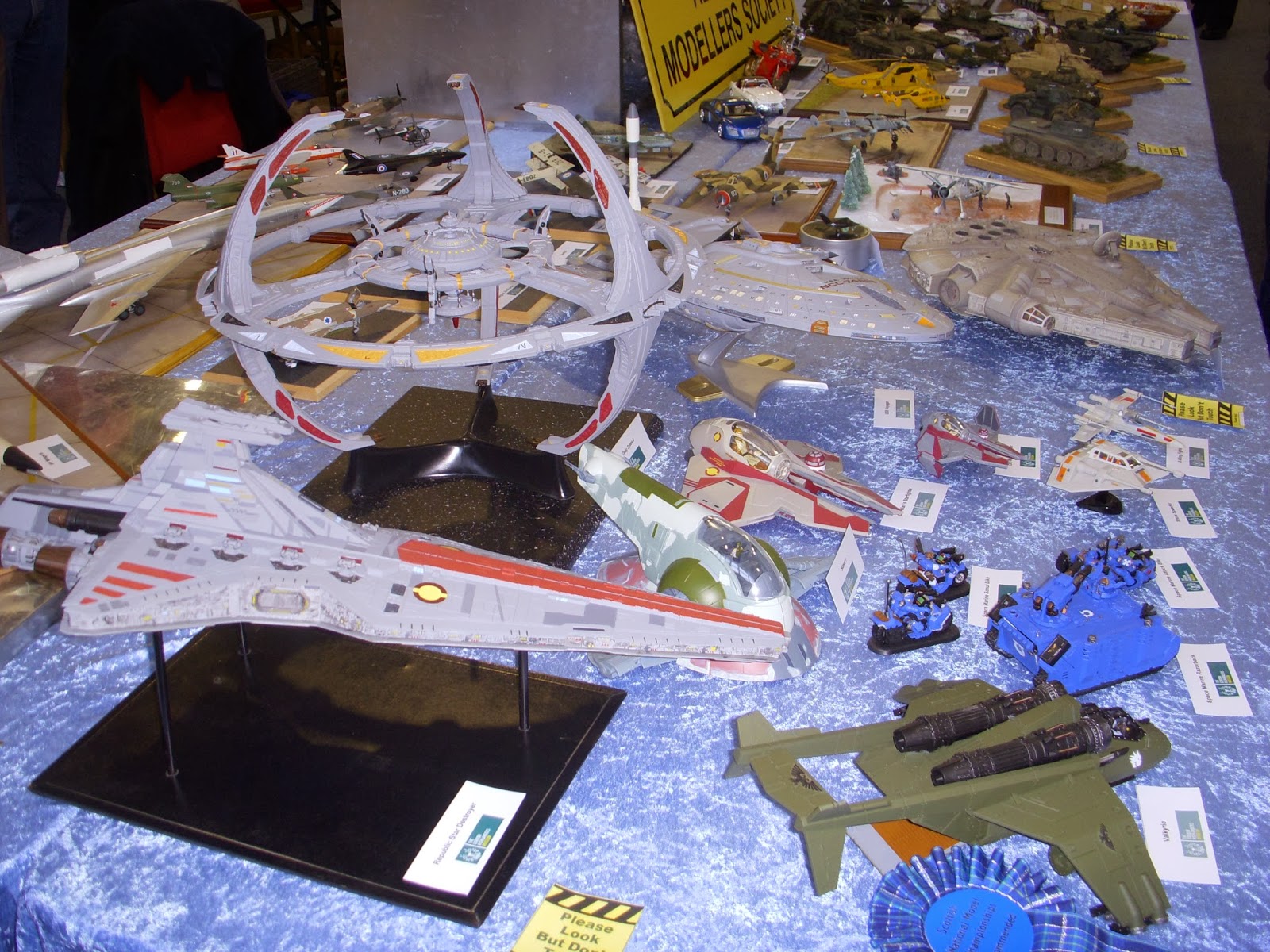 The Gen.: ABERDEEN MODEL RAILWAY CLUB SHOW 2012.