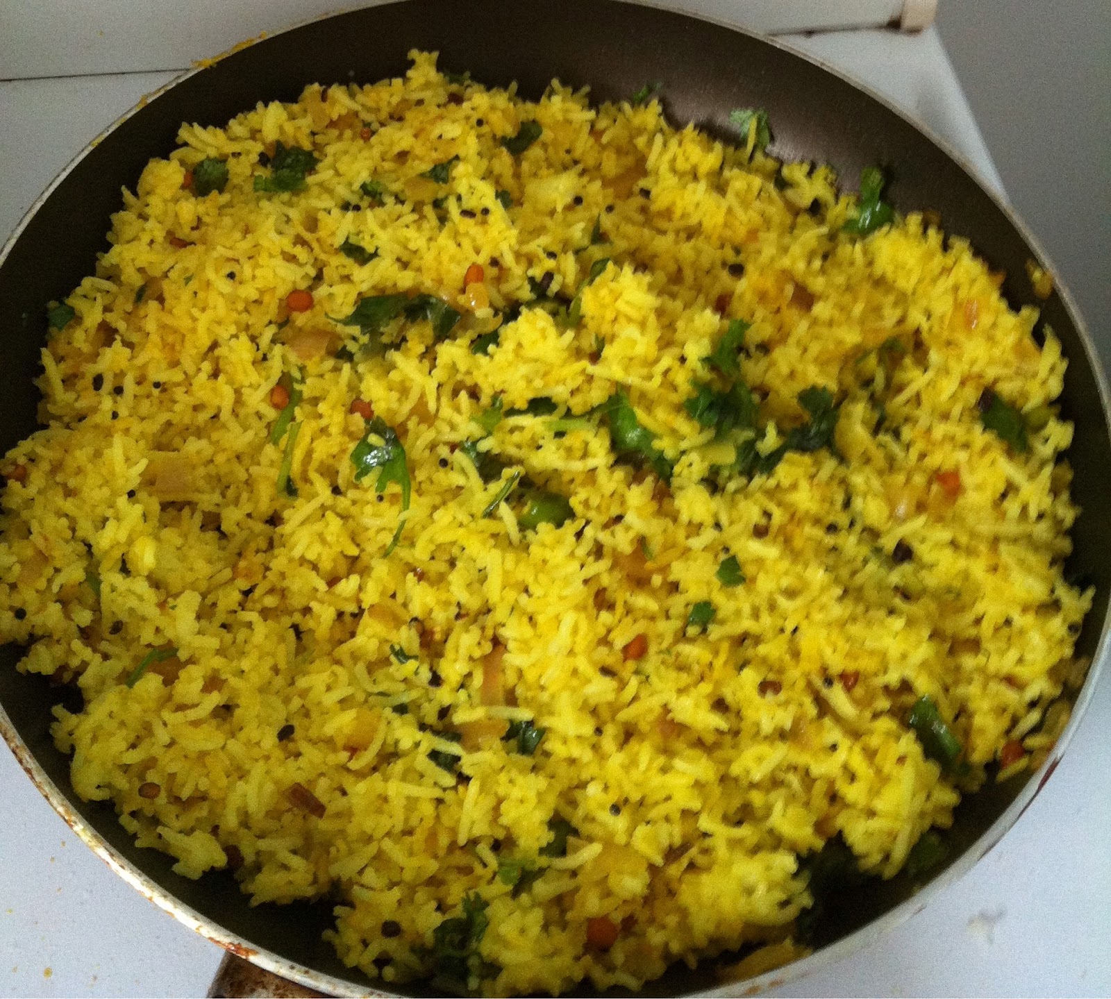 Chennai Mammam: Simple Lemon Rice/Elumichai Sadam