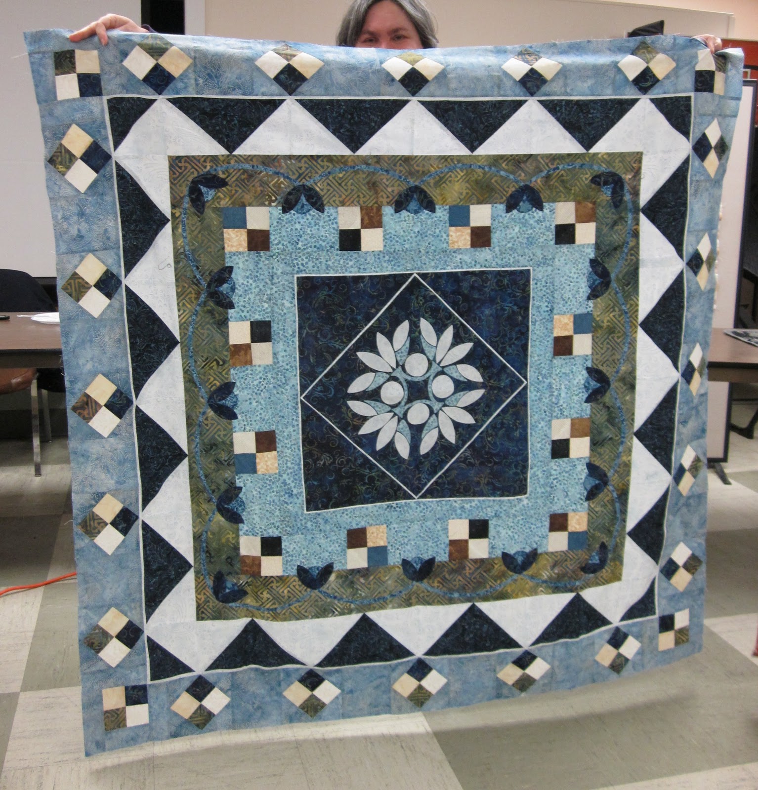 Divine Quilting: Round Robin