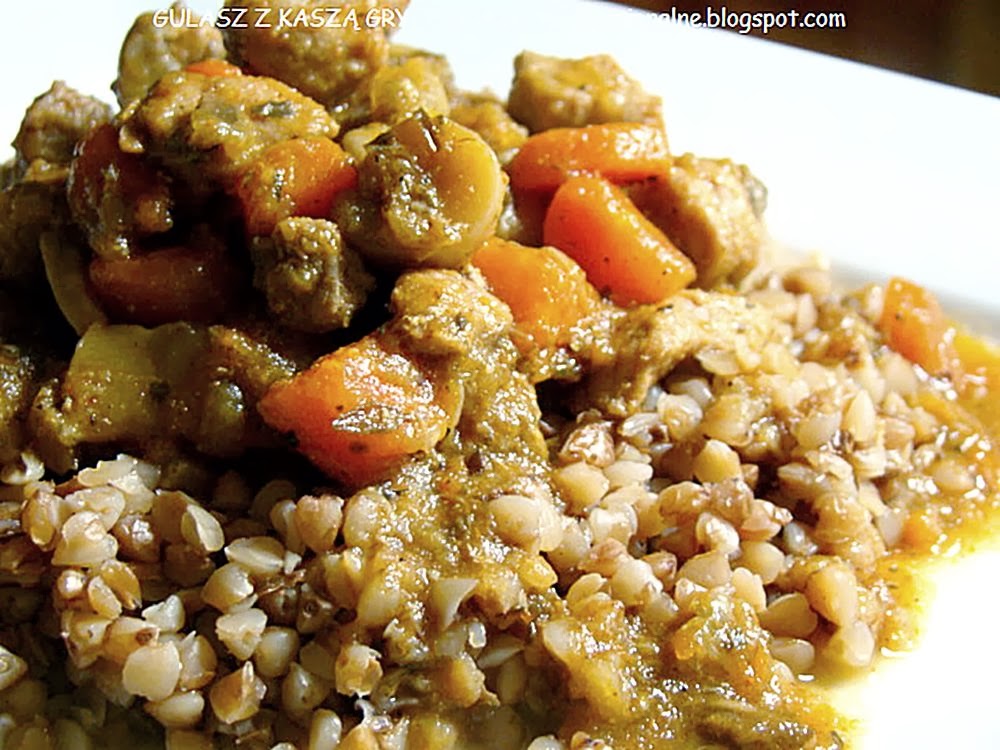 PotrawyRegionalne: GULASZ Z KASZĄ GRYCZANĄ I WARZYWAMI