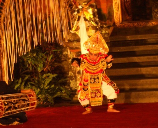 Baris Tunggal Dance - The Solo Warrior Dance of Bali