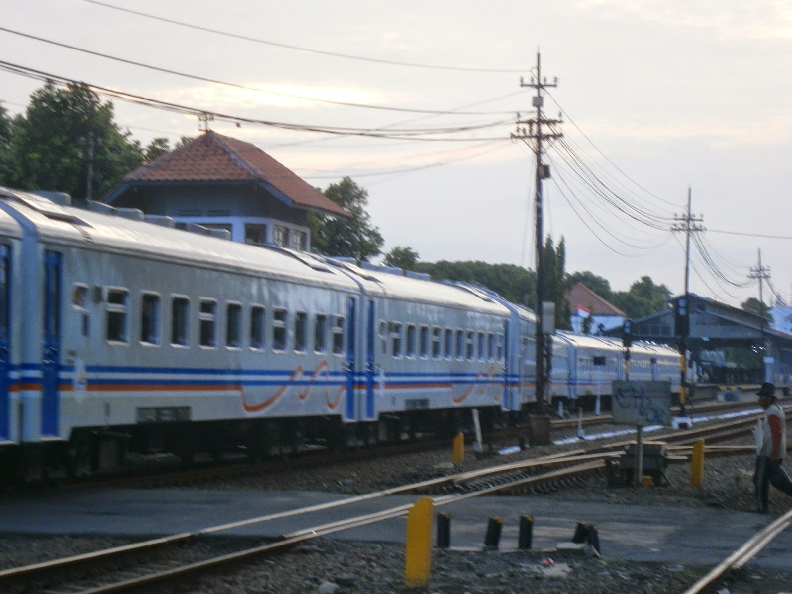 Kereta Api Indonesia: Inilah Nama New Livery Gerbong Kereta Api ...