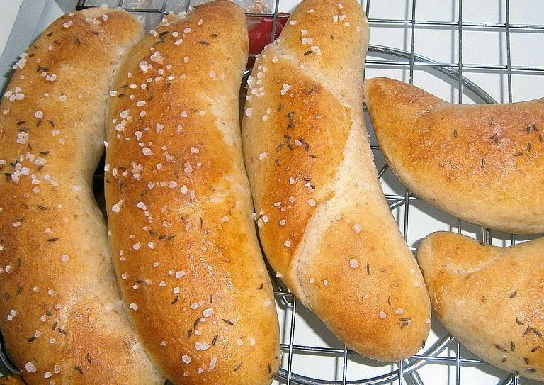 motýlia :) vareška: Jednoduché, dlho kysnuté rožky