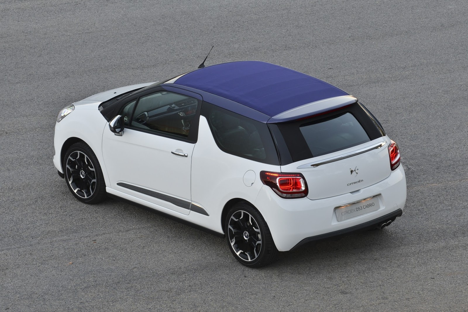 CITROEN LAUNCHES DS3 CABRIO - Awesome Cars: CITROEN LAUNCHES DS3 CABRIO