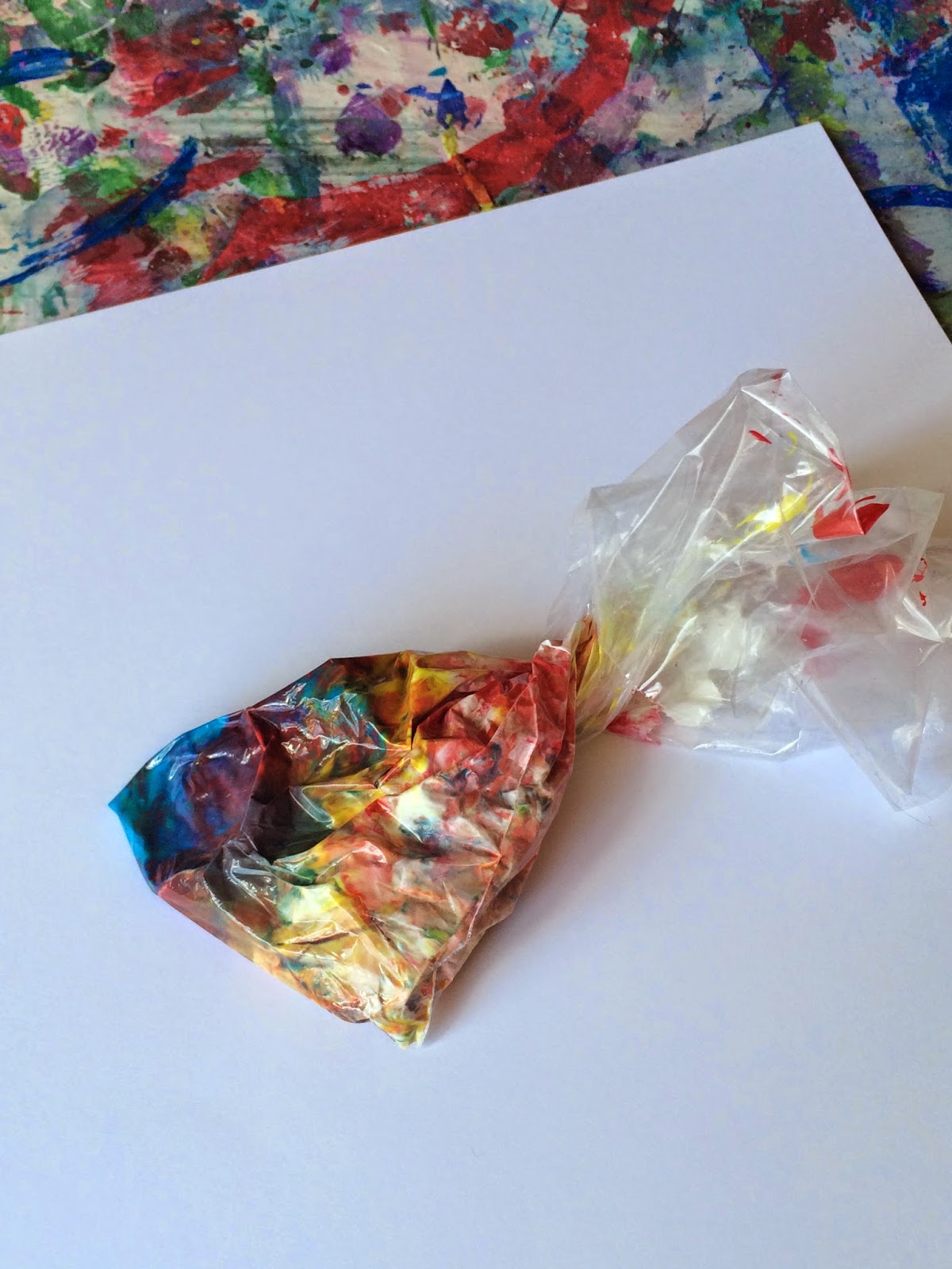 Mini Monets and Mommies: Color Mixing Art in a Bag