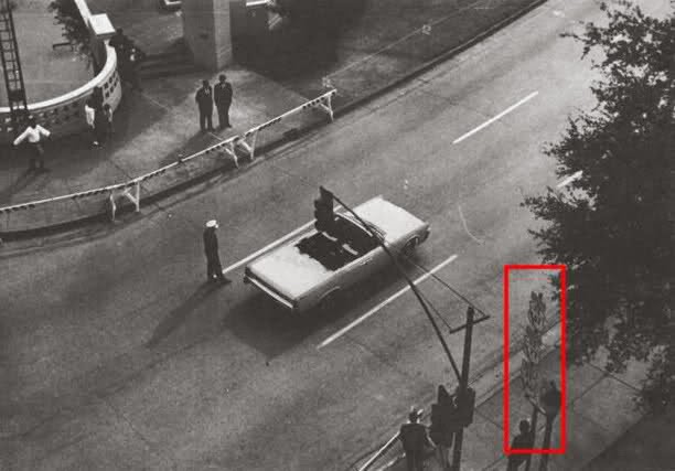 Saberpoint: Live Video Cam View From Oswald's "Sniper's Lair" at Dealey ...
