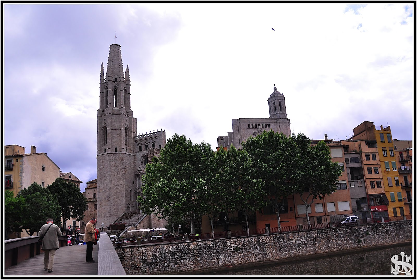 RECUERDO Y HUELLA DE UN PASADO: GERONA Y ALGUNOS DE SUS ENCANTOS