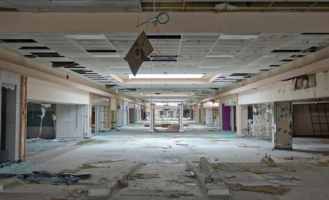 Abandoned Rolling Acres Dead Mall - A Retail Graveyard