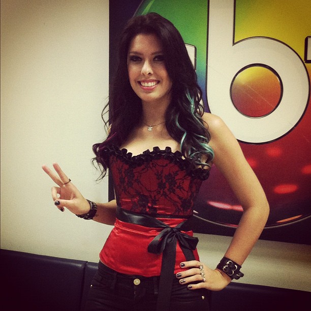 Madame Shitak: Mia Wicthoff - Vocalista da banda CW7