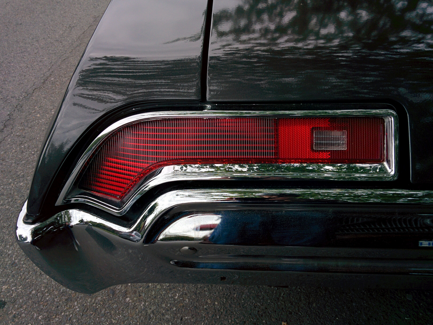 Old Parked Cars Vancouver: 1969 Ponitac Strato Chief 2 door