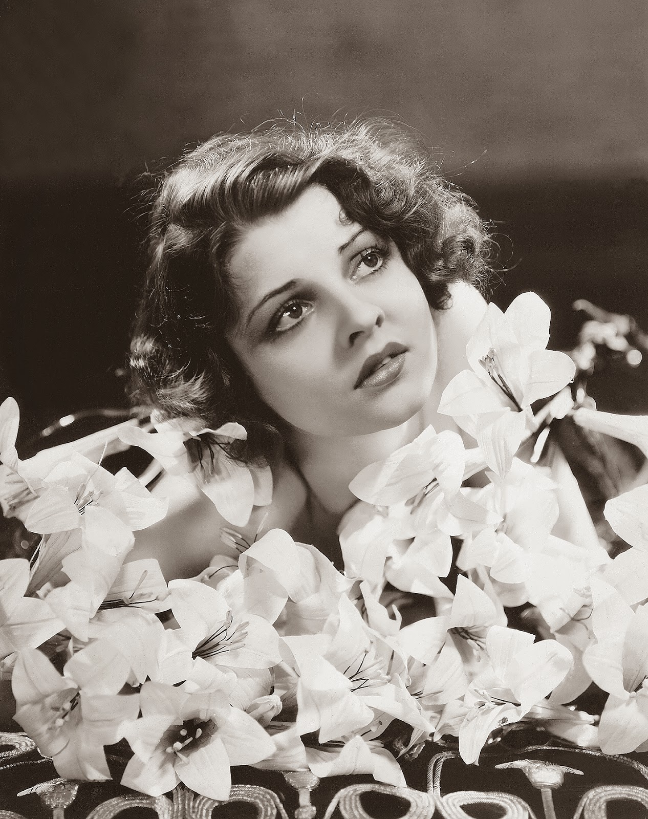 Slice of Cheesecake: Lillian Bond, pictorial