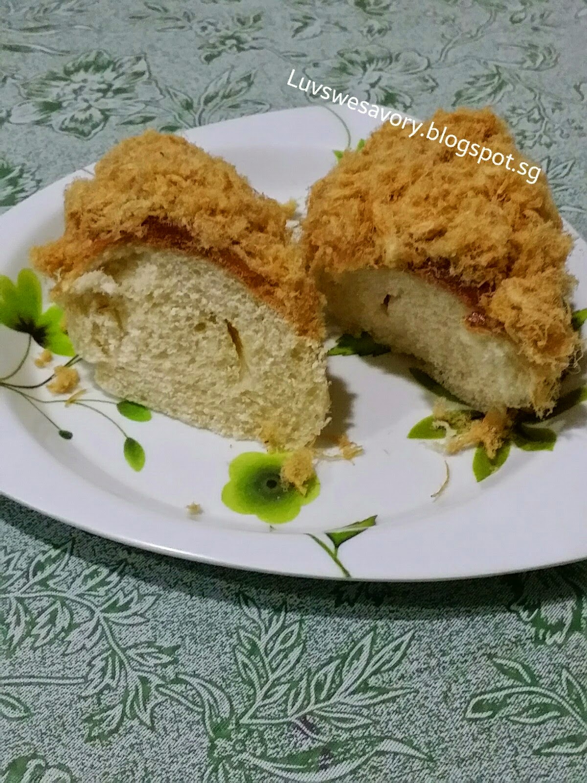 Luvswesavory: Chicken Floss Buns