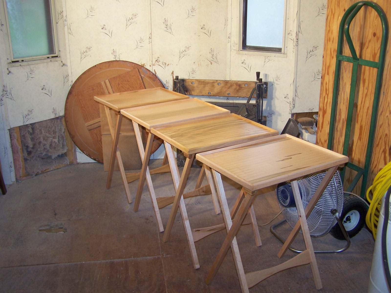 In The Shop Notes: Tray Tables - Finished Finishing
