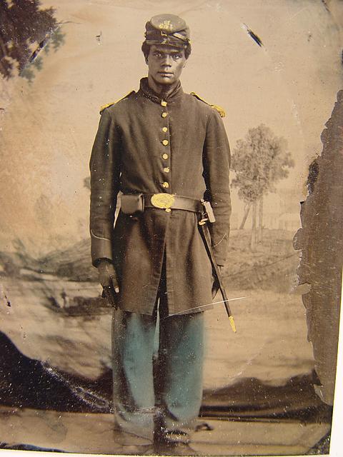 Between the Gate Posts: Left the Plantation to Join Federal Army