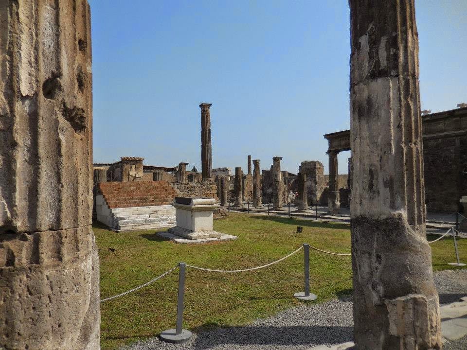 The Thrifty Gypsy's Travels : Pompeii, A City Frozen in Time