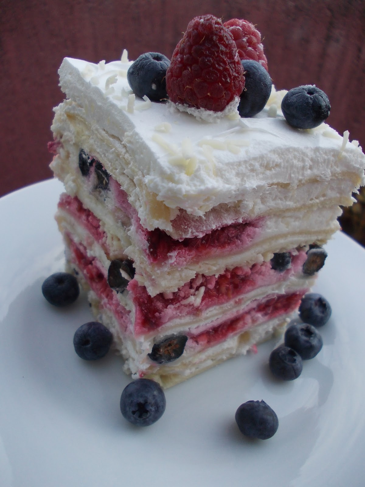 A sada Olja kuva: Šumska rozen torta