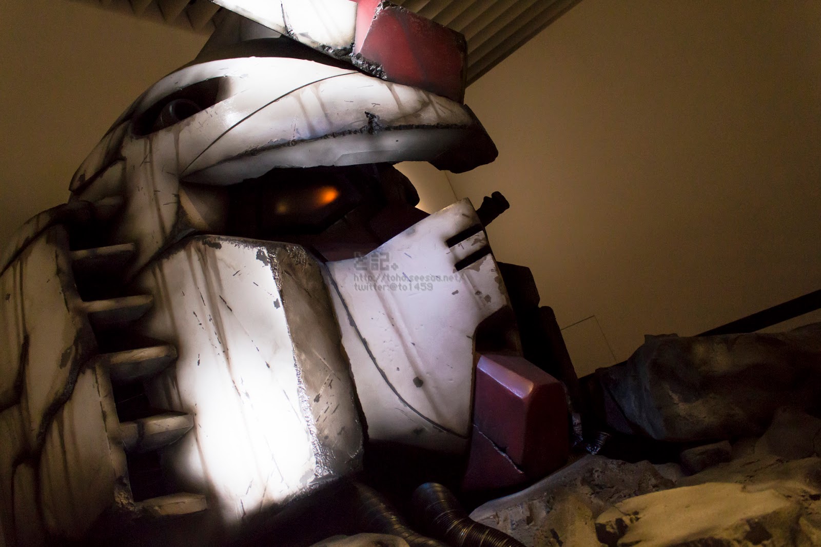 Gundam Family: 1/1 Scale RX-78-2 Gundam Final Battle Damage Head On ...