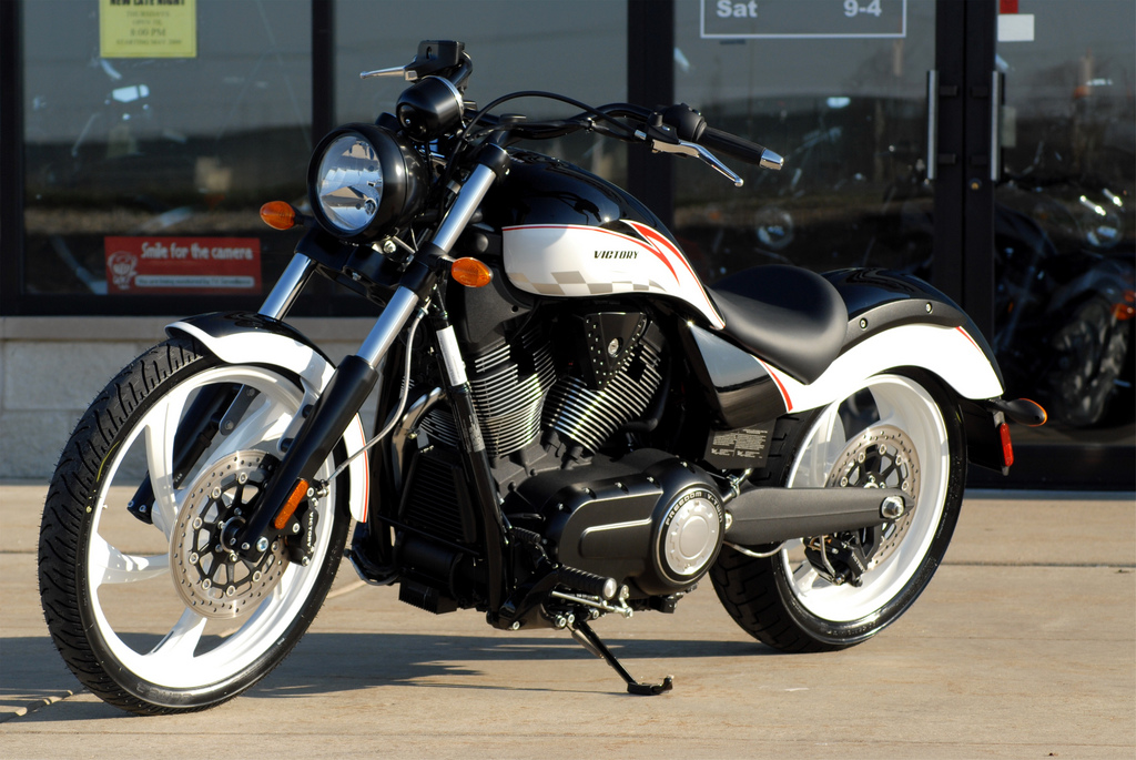 Racing Cafè: Victory Vegas 8-Ball 2009 by Rev Dynamics