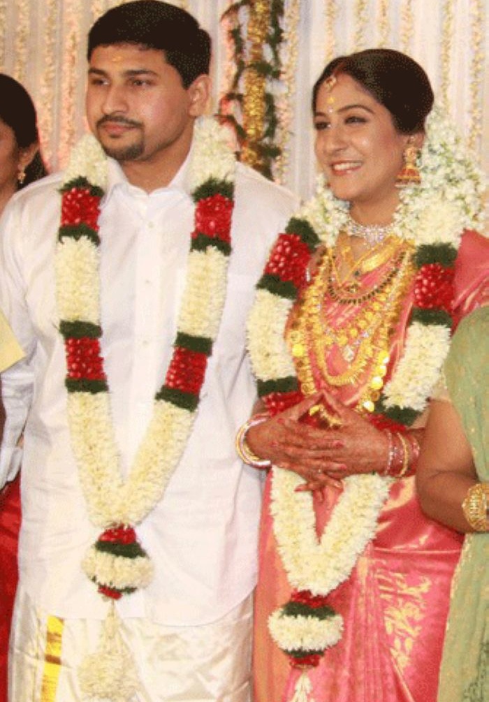 Singer Swetha Mohan wedding Pictures | CelebritiesCouples