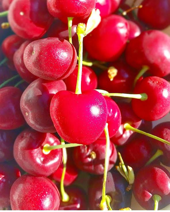 Boozy Cherry-Lemonade!